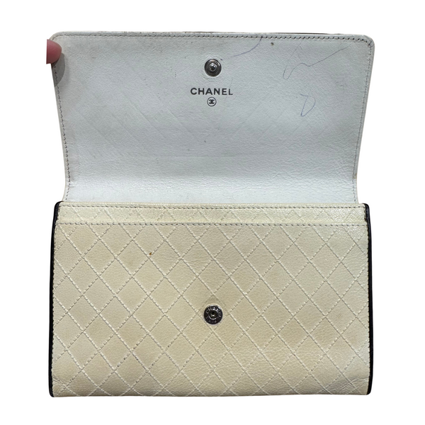 White Quilted Flap Wallet – Loom & Magpie Boutique